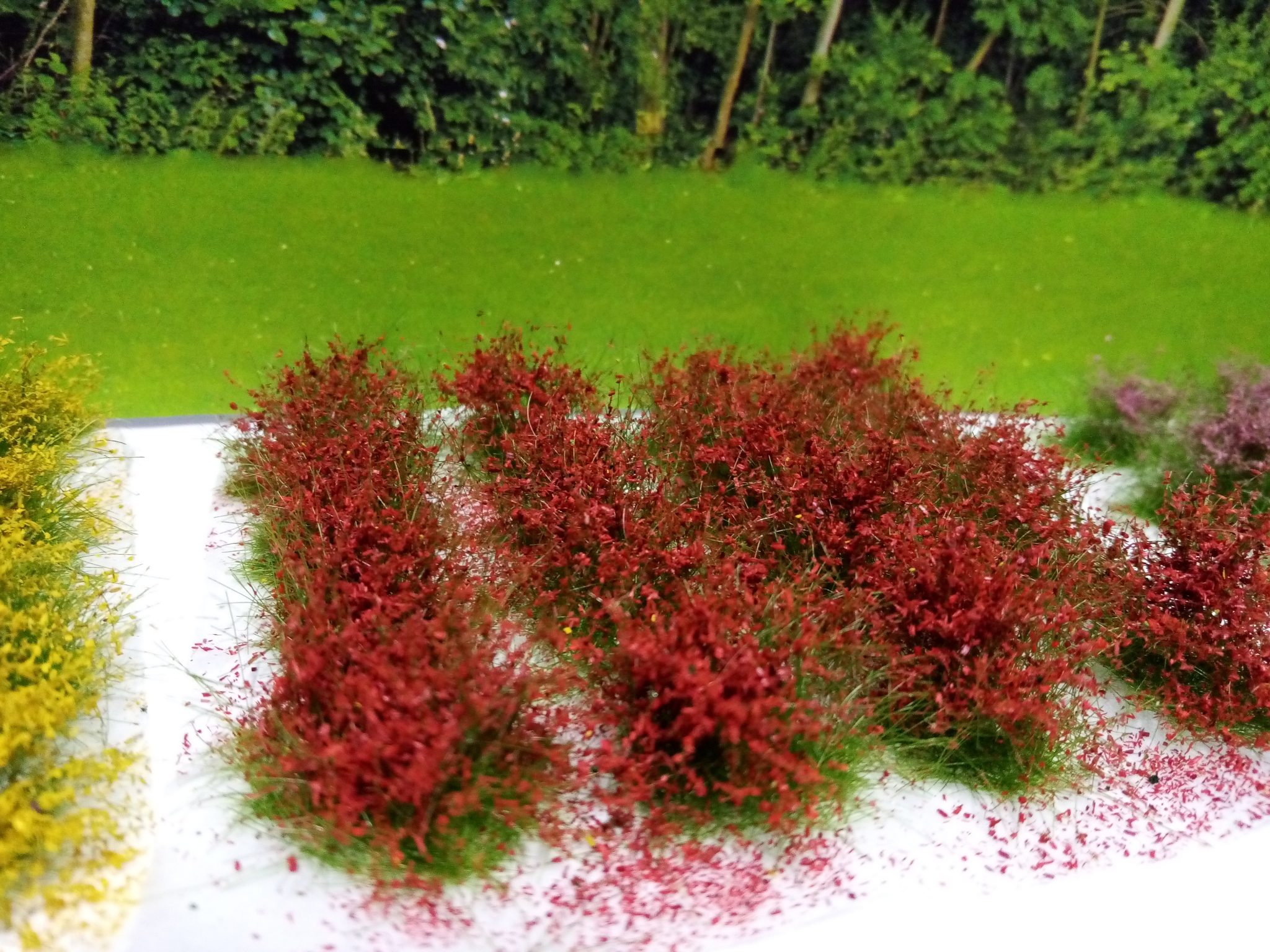 GMS Flowering Grass Tuft Red | gmfgtr - GModel MiniatureS